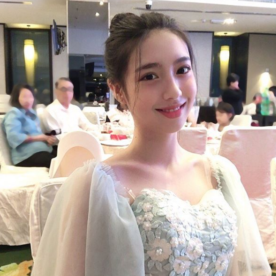 폭풍 성장해 여신 분위기 뽐낸 정답소녀 김수정 디스패치 뉴스는 팩트다