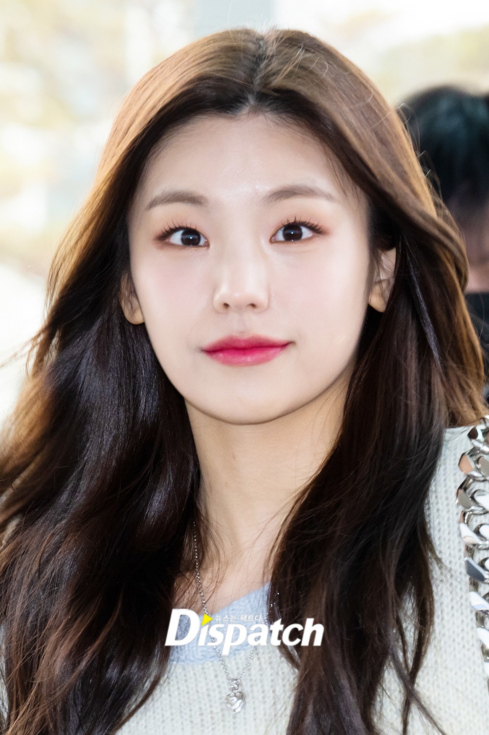 현장포토 바라보면 떨려 예지 심쿵 아이컨택 디스패치 뉴스는 팩트다