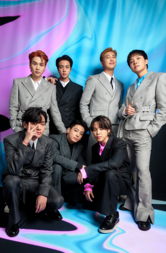 "Artist of the Year, BTS!"…방탄소년단, 美 AMA 3관왕 | 디스패치 | 뉴스는 팩트다!