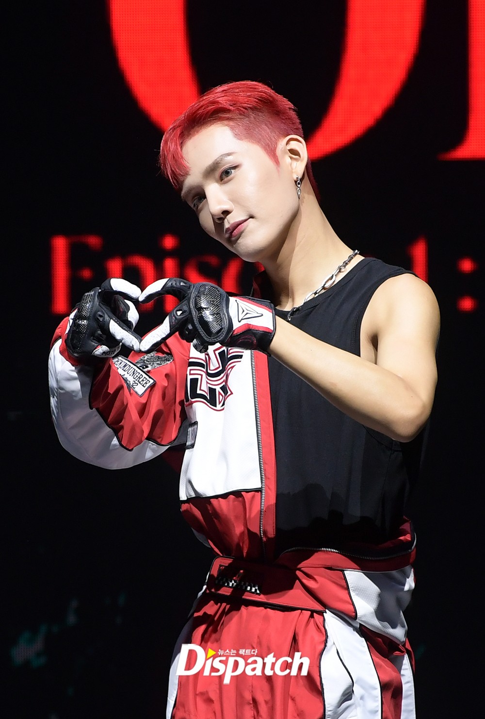 [현장포토] “하트에 녹는다”…승훈, 달콤 눈맞춤 (CIX) | 디스패치 | 뉴스는 팩트다!