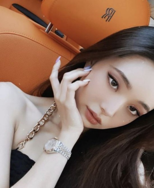 저 로고는 럭셔리카 새로 뽑은거 같다는 프리지아 근황 디스패치 뉴스는 팩트다