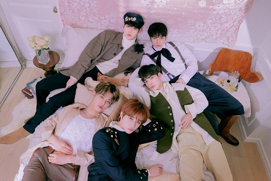 TXT, 日 오리콘 데일리 싱글 1위…"굿 보이 곤 배드, 인기 돌풍" | 디스패치 | 뉴스는 팩트다!