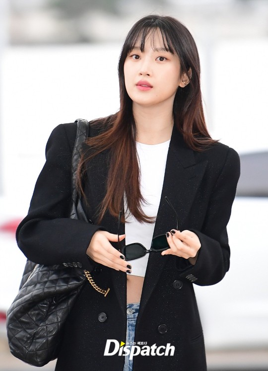 Moon Ga-Young's airport fashion | DIPE.CO.KR