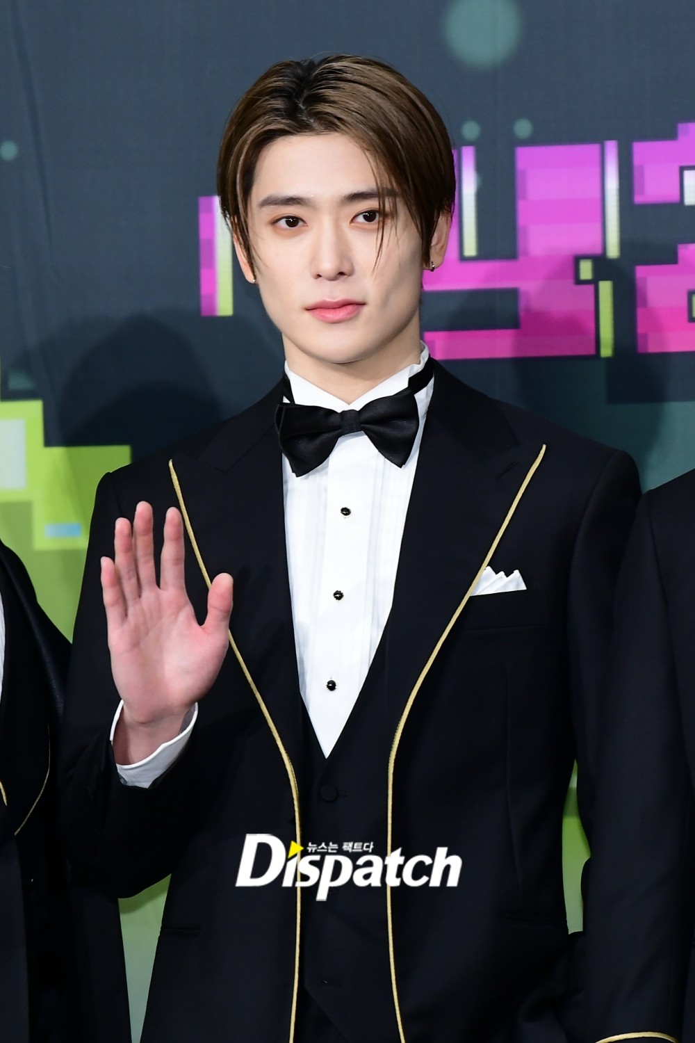 SF9's Rowoon poses for Singles Magazine November issue | DIPE.CO.KR