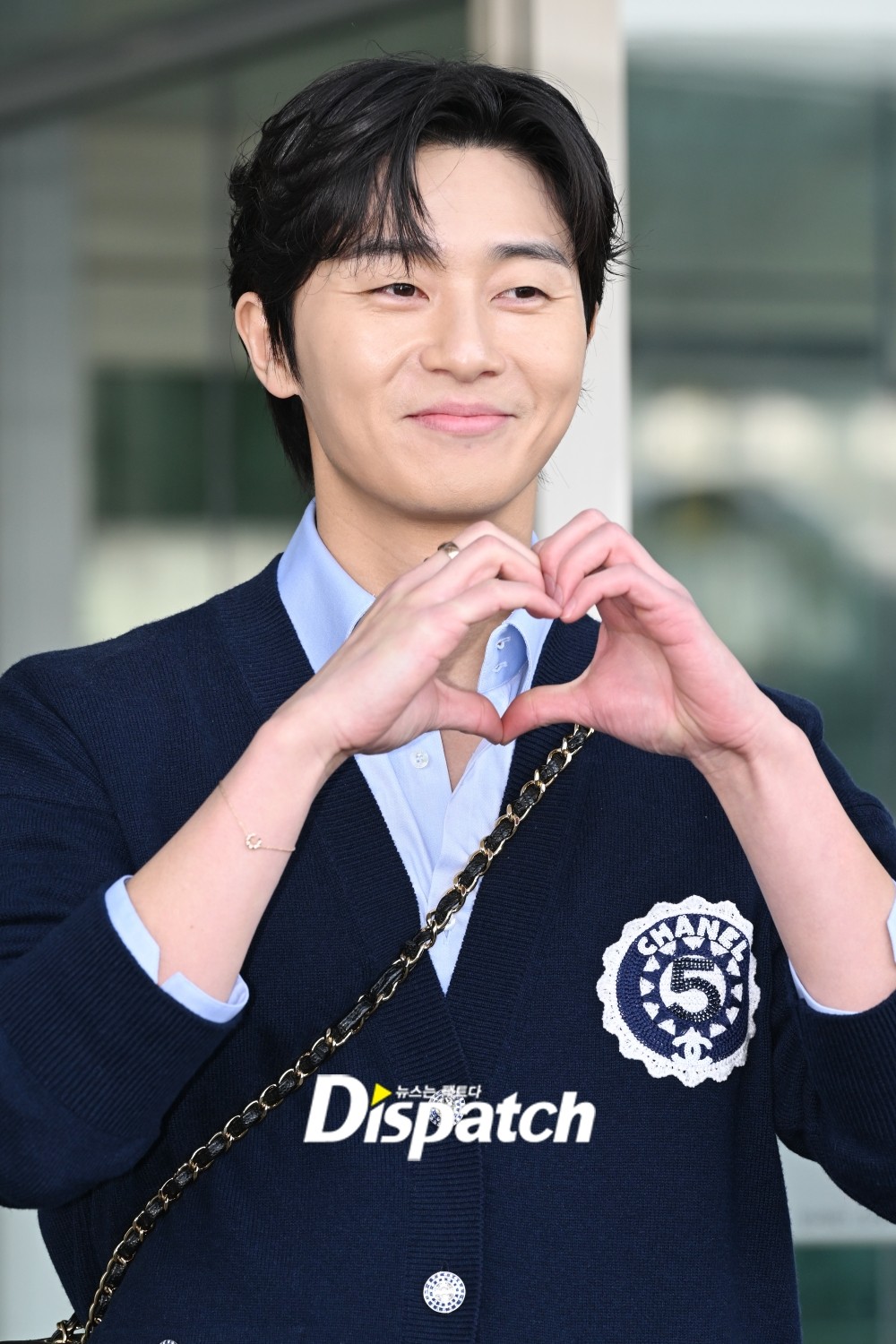 Park Seo-Jun, strikingly handsome at airport | DIPE.CO.KR