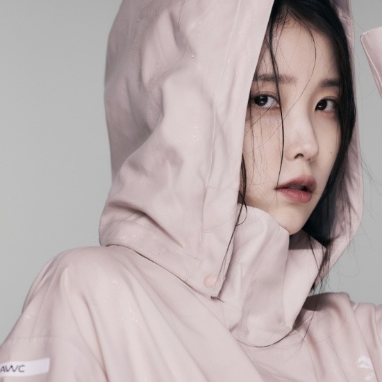 IU's photoshoot is like "spring in the forest" | DIPE.CO.KR