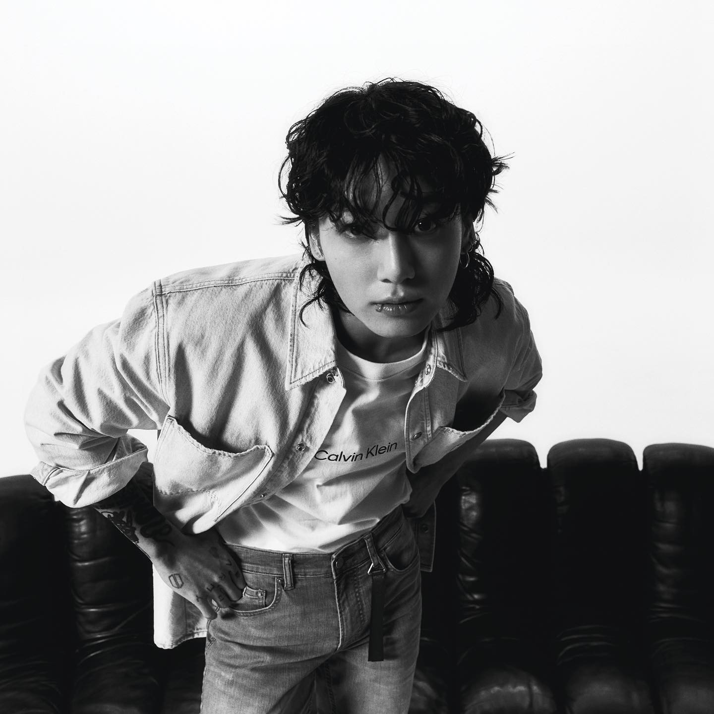 BTS' Jungkook flashes abs as Calvin Klein brand ambassador | DIPE.CO.KR