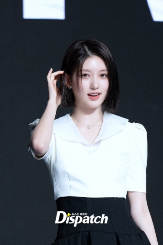 [Photo] " Heart pounding!" IVE’s showcase | DIPE.CO.KR