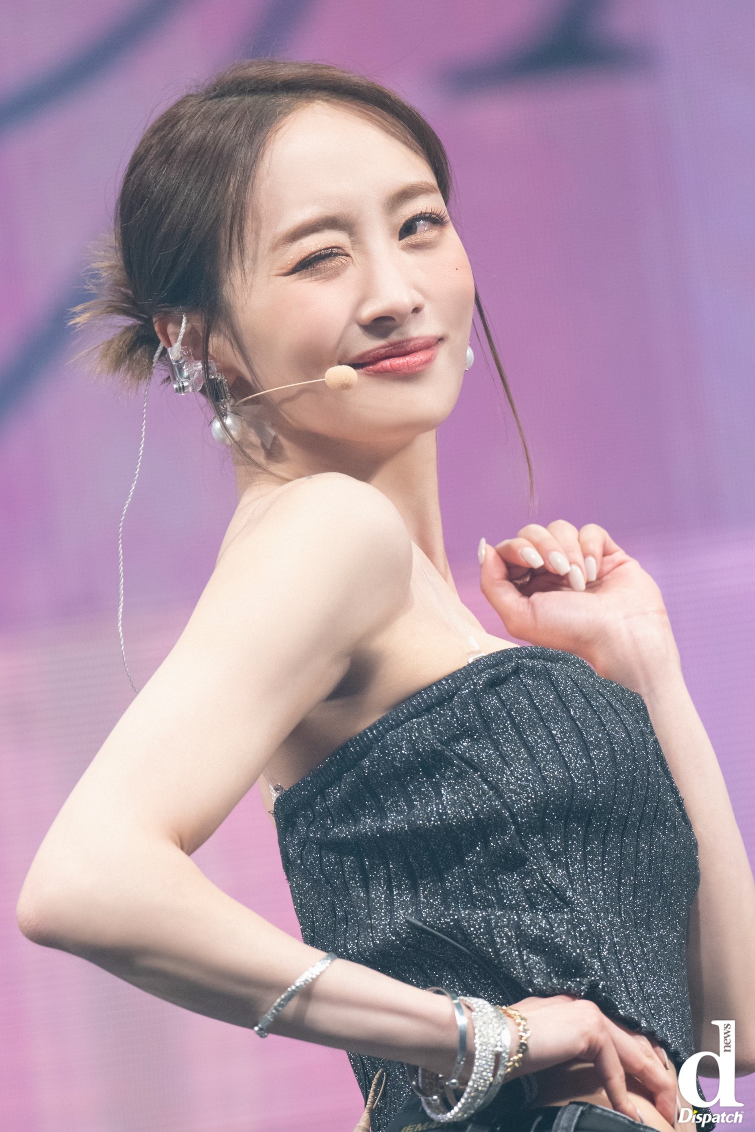 [hⓓ포토] 치명적 애교 ㅣ 카라 니콜 디스패치 뉴스는 팩트다