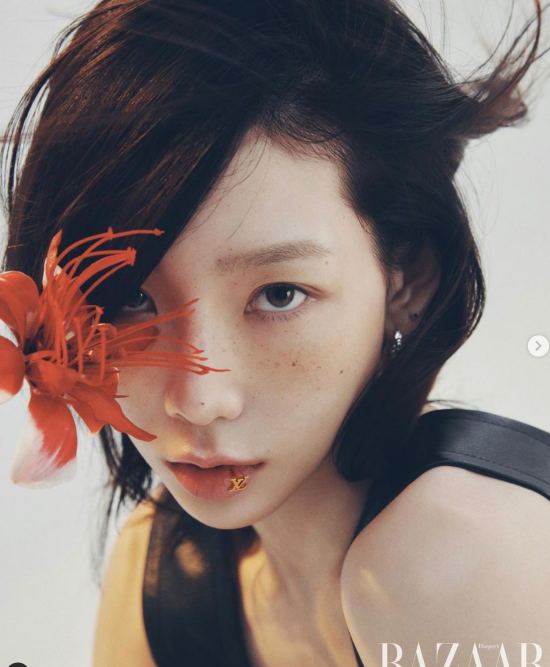 Taeyeon, the piercing on her lips dreamy photohoot | DIPE.CO.KR