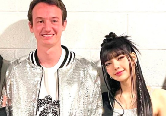 BLACKPINK's Lisa goes on a date with boyfriend Arnault... Attends Lee ...
