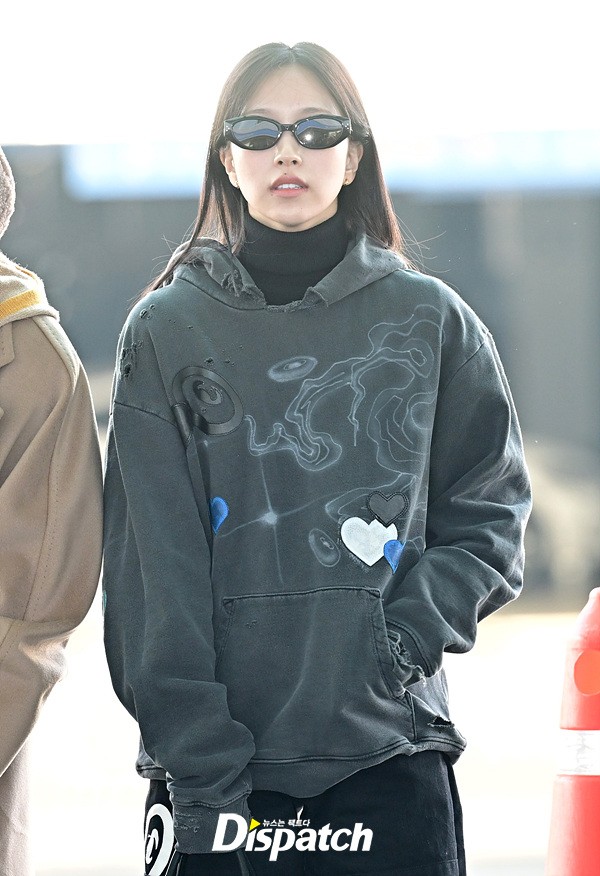 [현장포토] "이 느낌, 걸크러쉬"…미나, 시크한 출국 | 디스패치 | 뉴스는 팩트다!