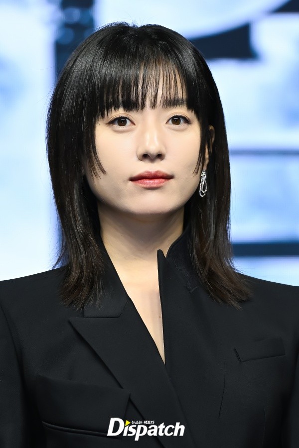 (G)-IDLE's Miyeon, the Epitome of Femme Fatale | DIPE.CO.KR