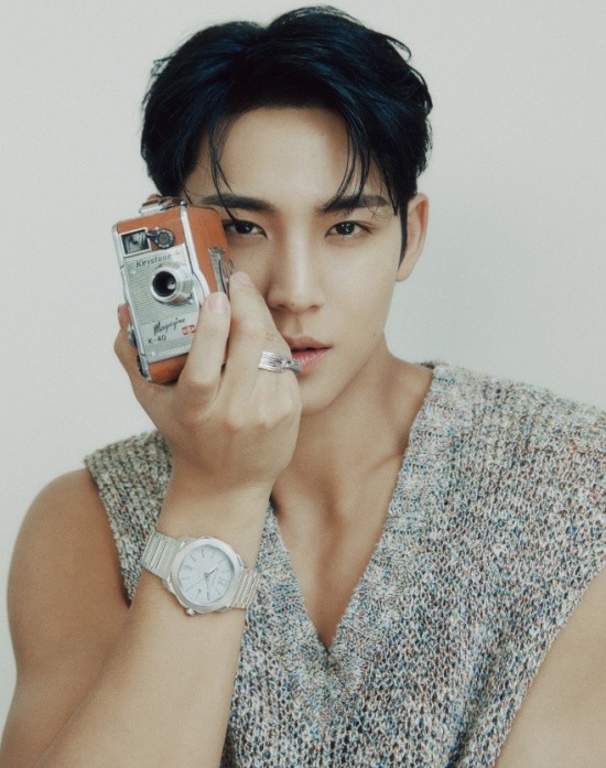 SEVENTEEN's Mingyu releases watch pictorial "The best visuals" | DIPE.CO.KR