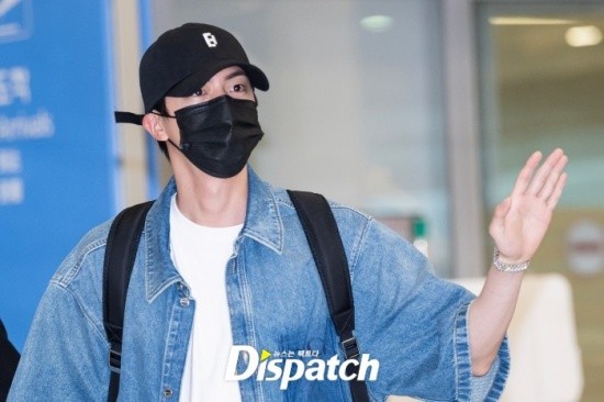 Paris Olympics pins BTS' Jin's torch relay video as 'main'. | DIPE.CO.KR