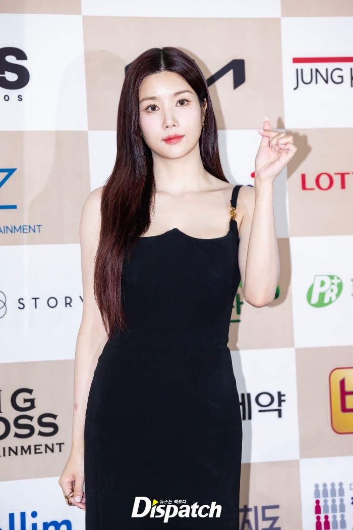 "Today's Queen Eunbi"... Kwon Eun-bi, Unreal S-Line | DIPE.CO.KR