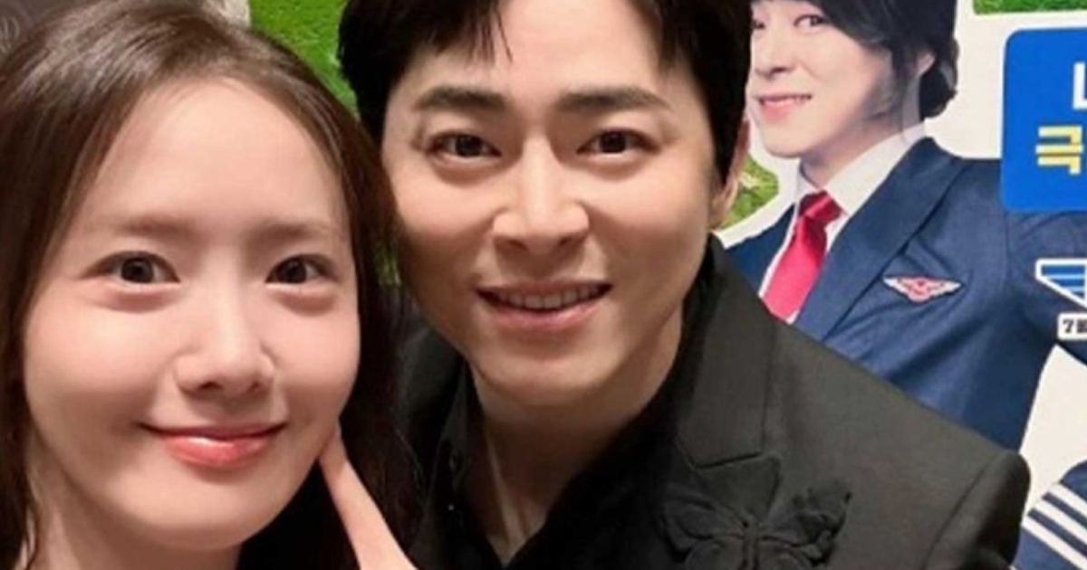 'Exit' YoonA & Cho Jung-seok's affectionate selfie. | DIPE.CO.KR