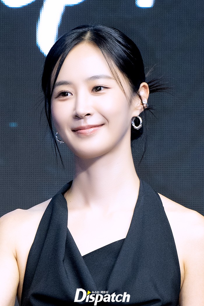 "Swooning at Her Smile"...Kwon Yuri, Timeless Loveliness | DIPE.CO.KR