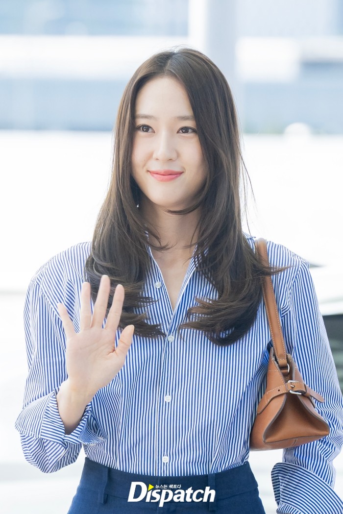 [현장포토] "입술이 삐죽"...정수정, 귀여운 얼음공주 | 디스패치 | 뉴스는 팩트다!