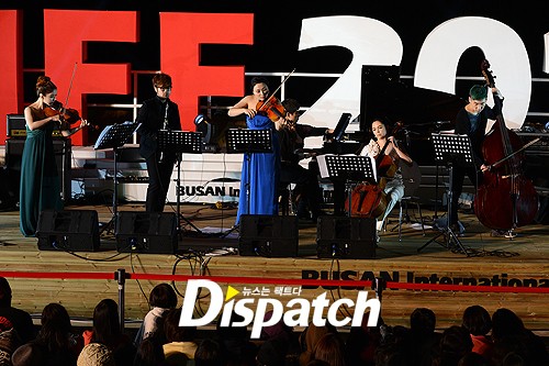 [BIFF 17th] "제대로 즐긴다"…구혜선, BIFF 빌리지 나들이 | 디스패치 | 뉴스는 팩트다!