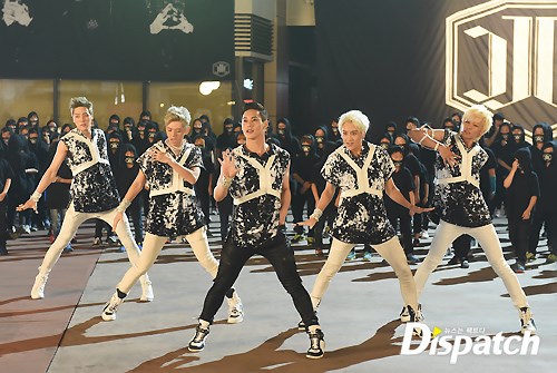 300명이 춤을 춘다, 빙빙빙”…JJCC, 역대 최다인원 M/V | 디스패치 | 뉴스는 팩트다!