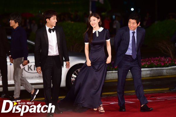 [BIFF 20th] "이런 노출 처음이야"…김유정, 소녀의 반전 | 디스패치 | 뉴스는 팩트다!