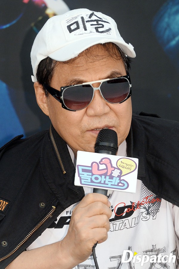 조영남 소속사 대표 사기 혐의 적용…11시간 검찰조사 받아 디스패치 뉴스는 팩트다